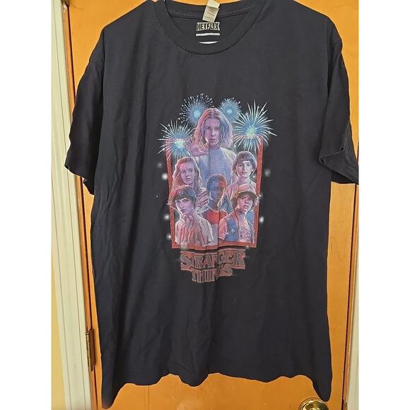 Stranger Things | Shirts | Vintage Stranger Things Netflix 220 Logo ...